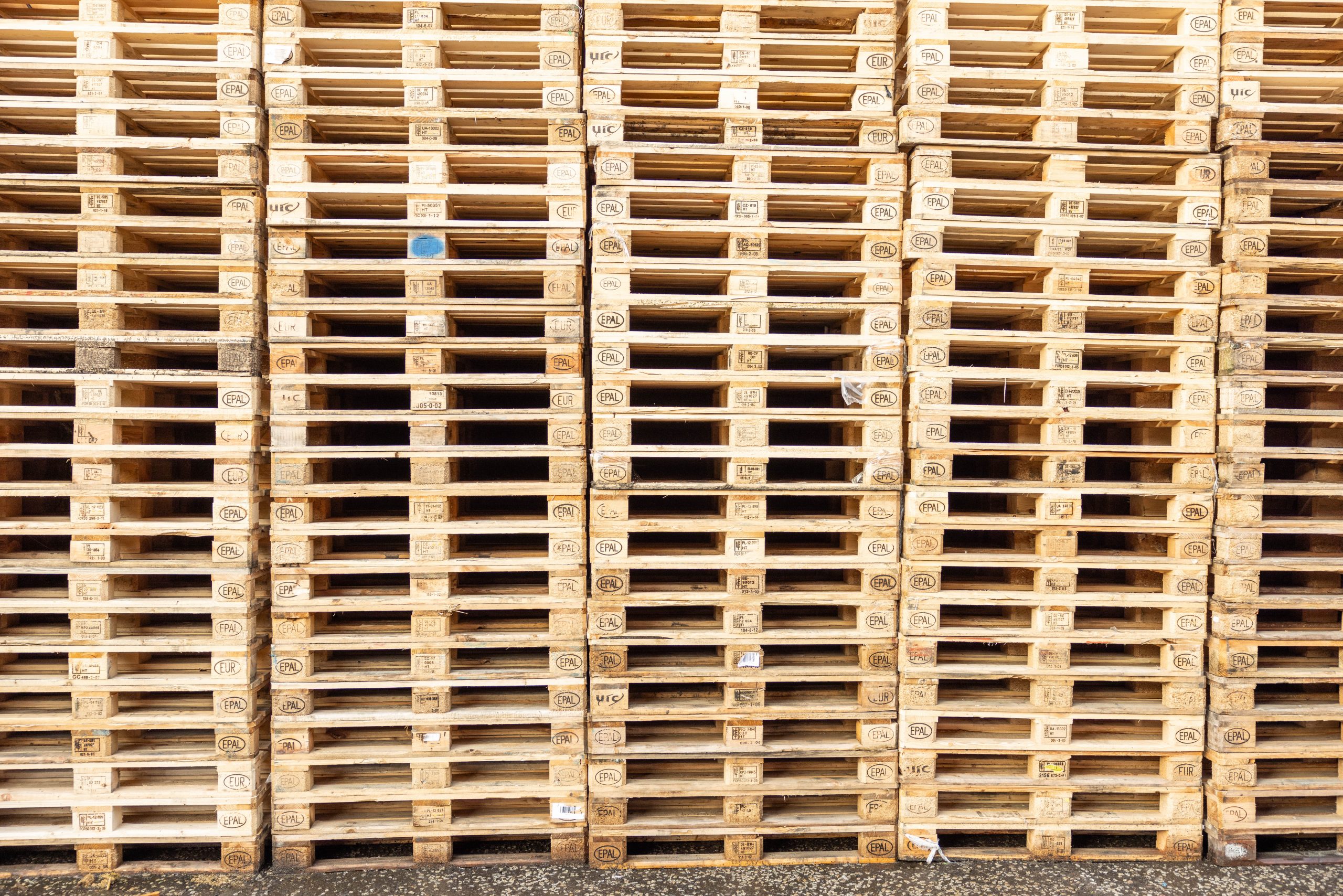 Pallet Collection Service - We Collect Your Used Pallets
